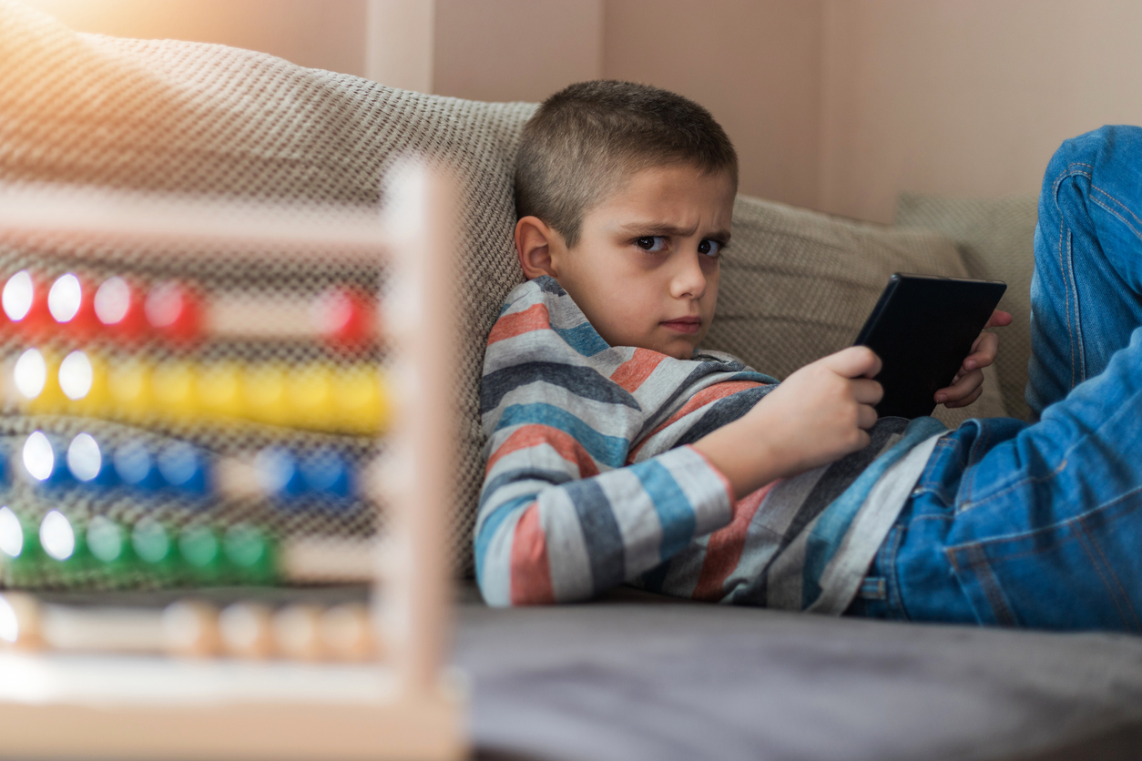 Getting Kids to Turn Off their Screens Without a Fight - SavvyMom