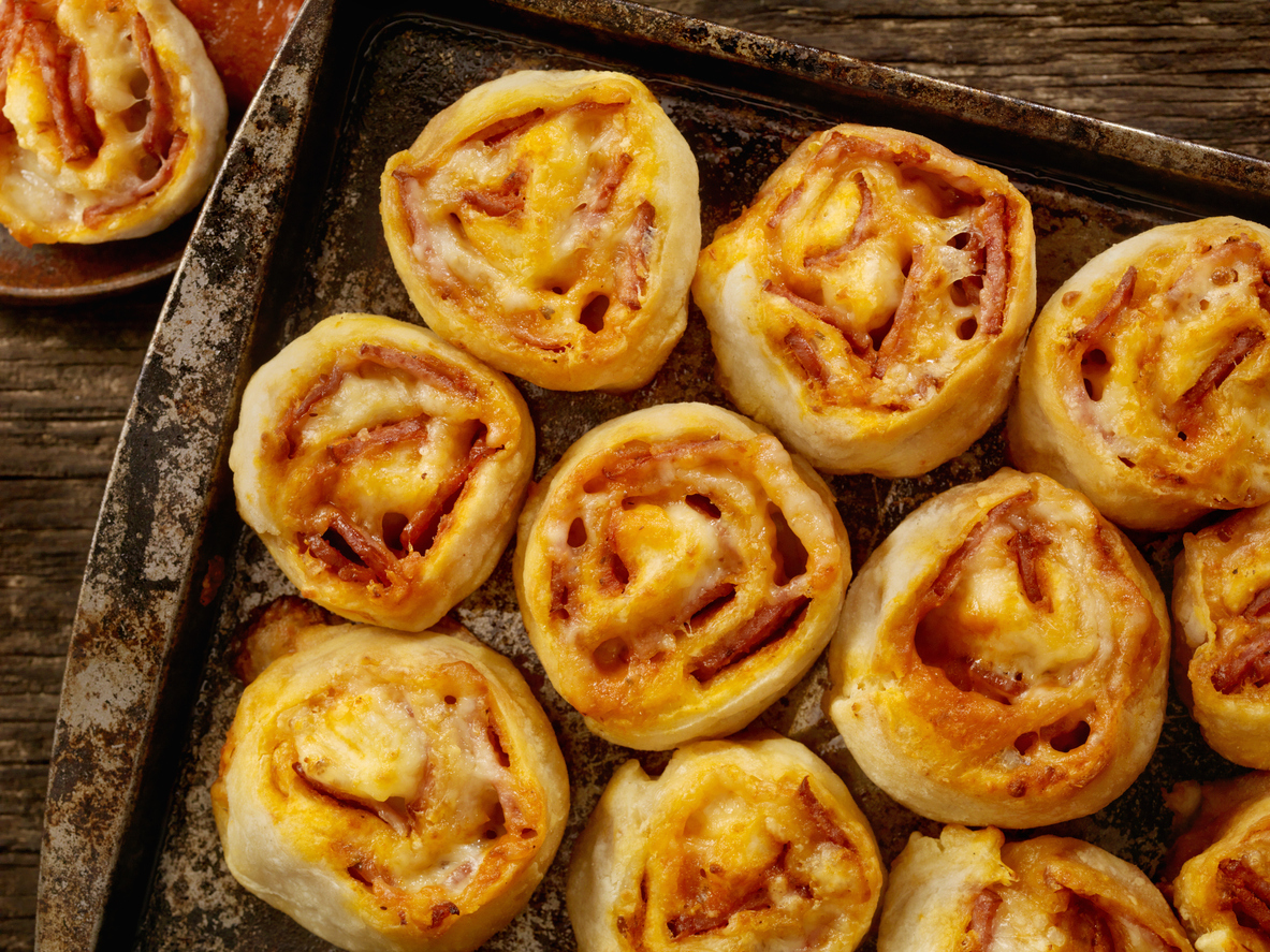 Cheesy Pizza Rolls - SavvyMom