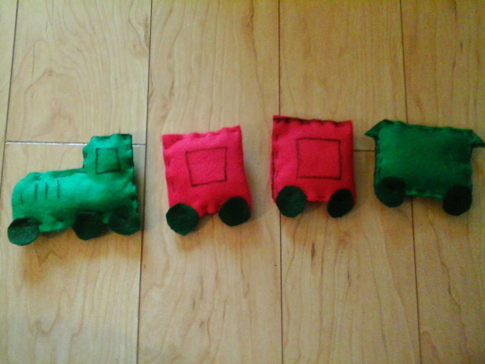 Felt Train - SavvyMom