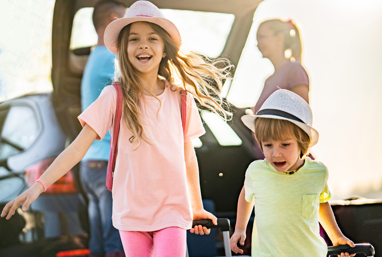 How to Pack Minimally for a Warm Weather Vacation - SavvyMom