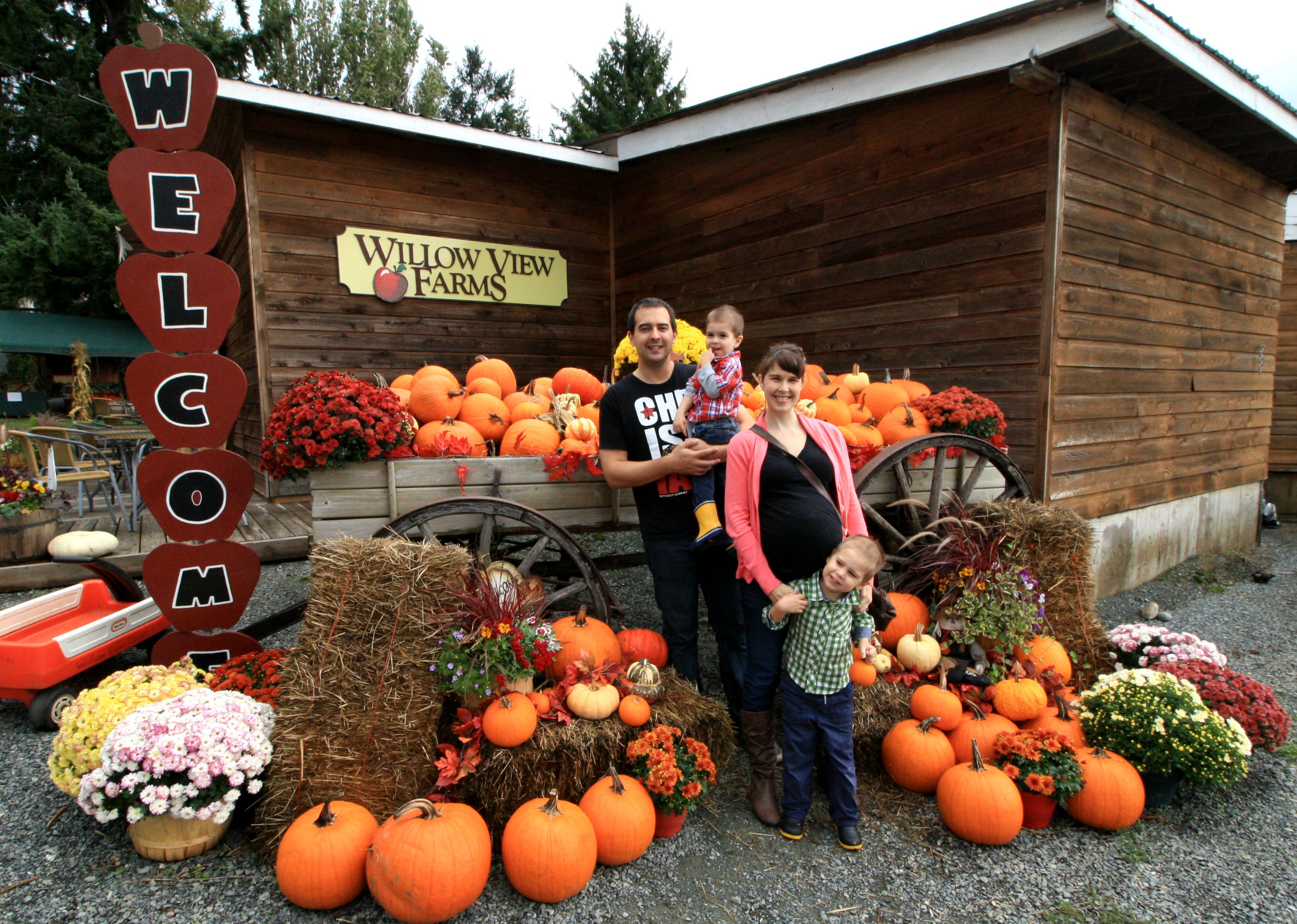Willow View Farms Pumpkin Patch Visit - SavvyMom