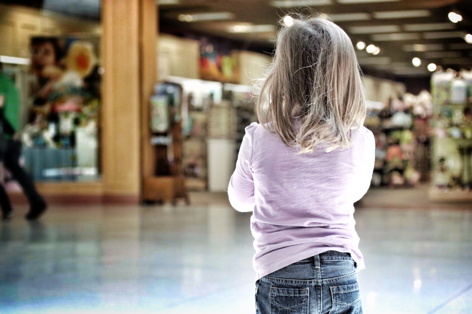 Never Lose Your Kids Again - Top 5 Tips For Nervous Parents - SavvyMom