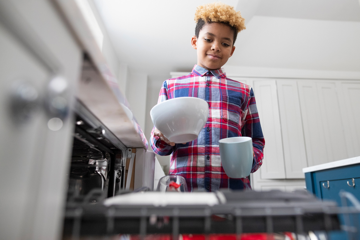 Balancing Chores & Kids' Allowance: Should You Pay Kids to Help? - SavvyMom