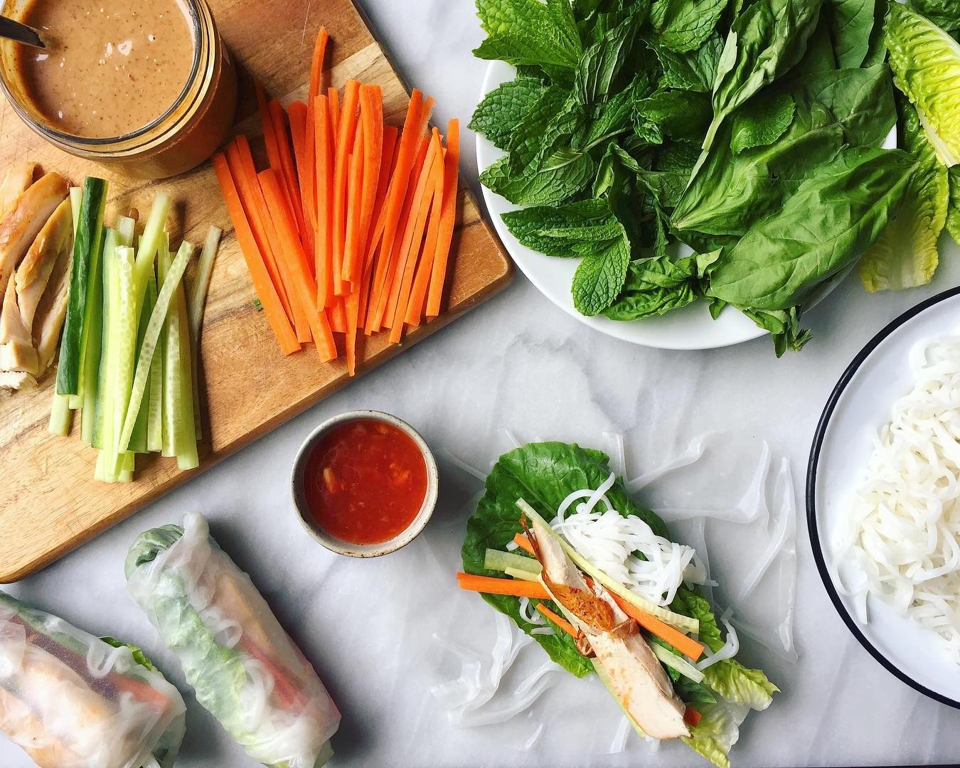 Feeding a Crowd Without Going Crazy - SavvyMom