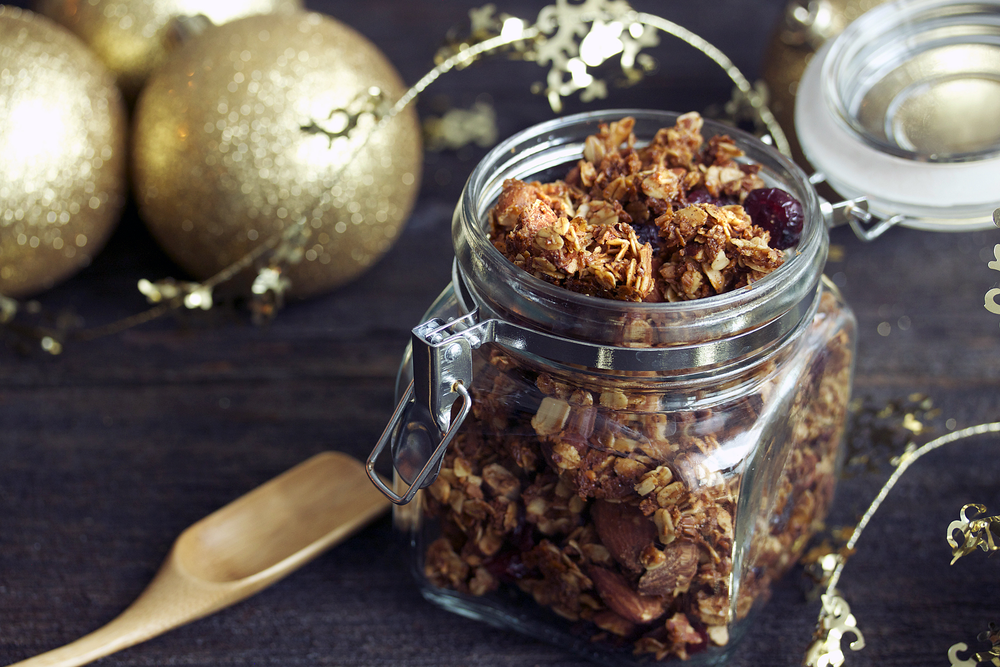Ginger Cranberry Granola - SavvyMom